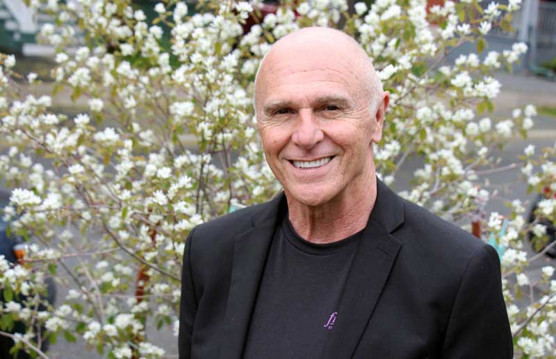 Ottawa’s Piano Man Dave Kalil sings to the tune of $115K for charities