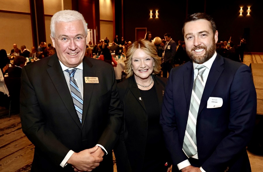 Queensway Carleton Hospital honours the late Hank Mews at Visionaries ...