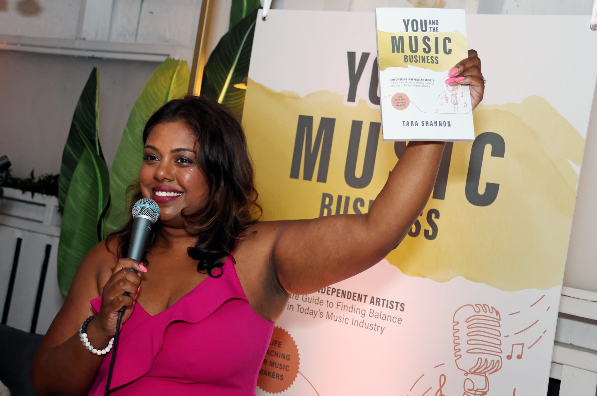 Singer-songwriter Tara Shannon has a new book to help artists in the ...