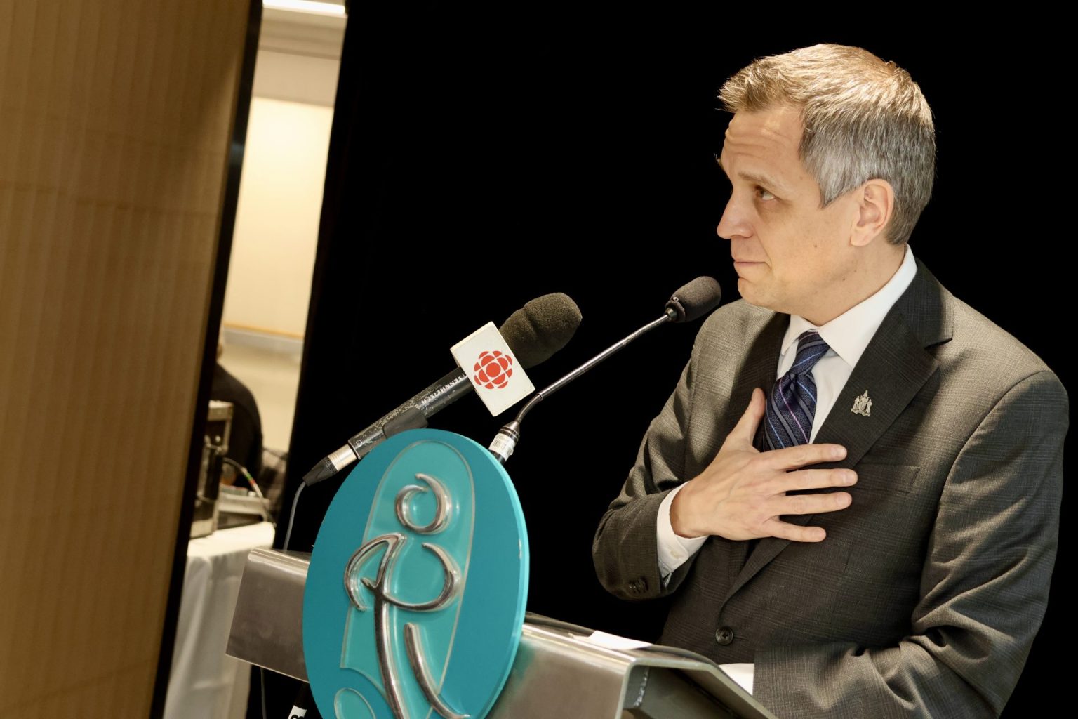 Queensway Carleton Hospital cuts ribbon on Barbara Crook and Dan ...