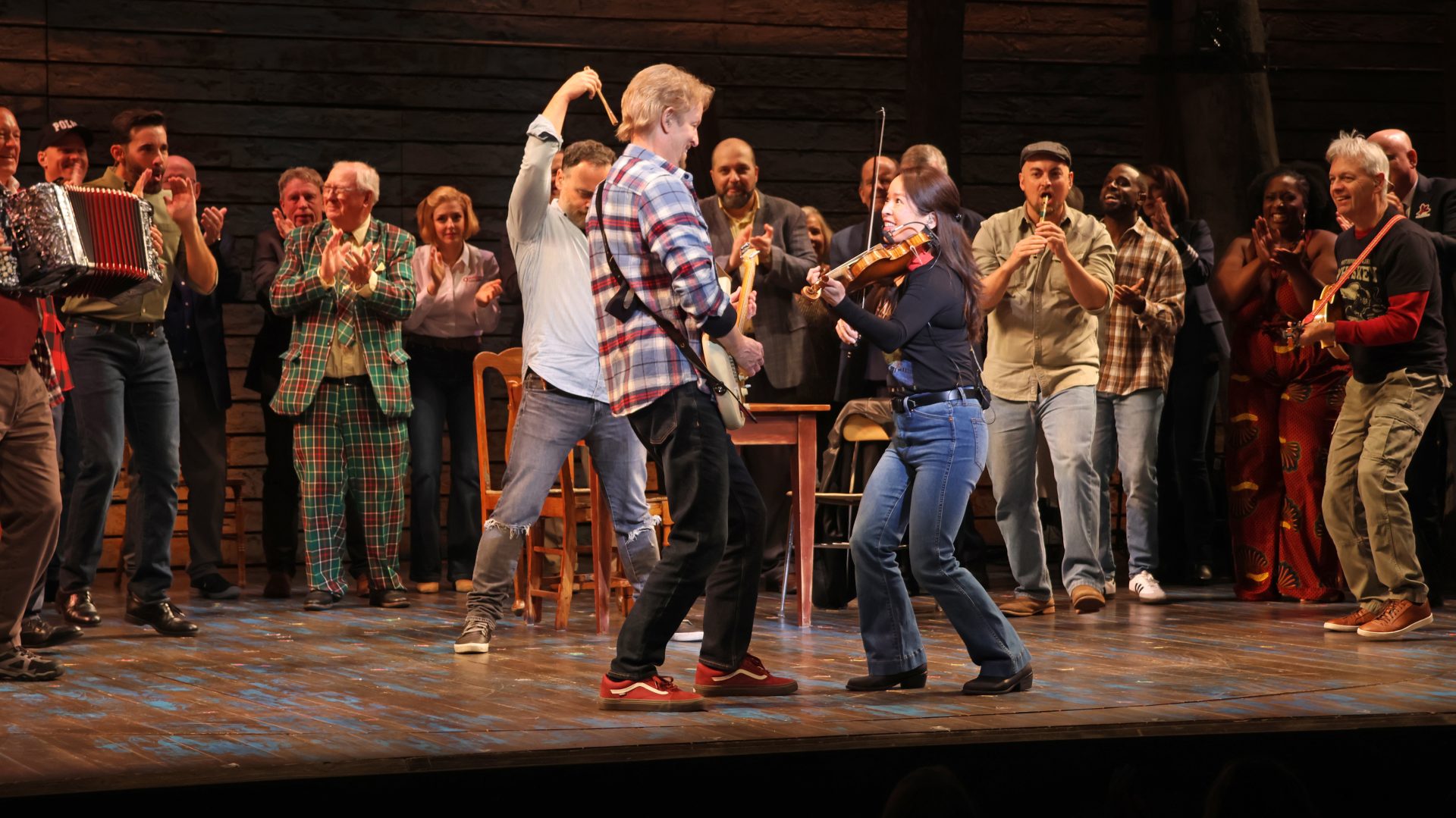 Come From Away welcomes heroes from Newfoundland to opening night at NAC